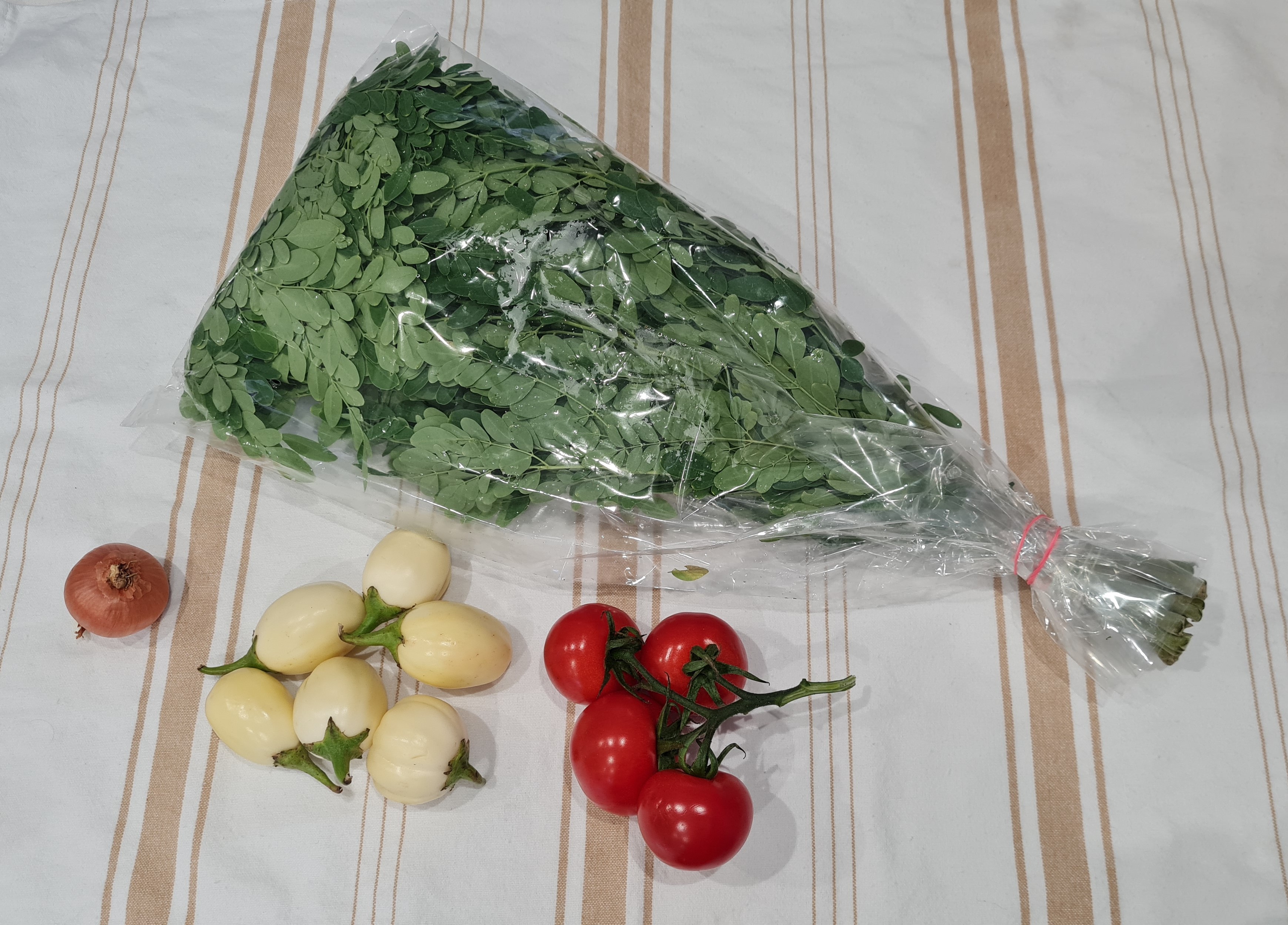 6-Romazava felimorongo (Moringa leaves stew) – Malagasy food